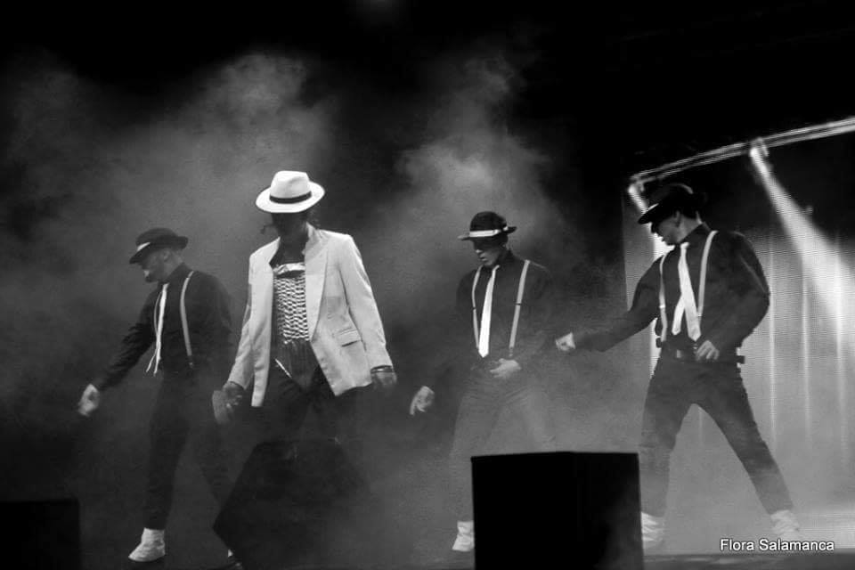 Concierto de Forever Jackson (Tributo a Michael Jackson) en Salt en Salt